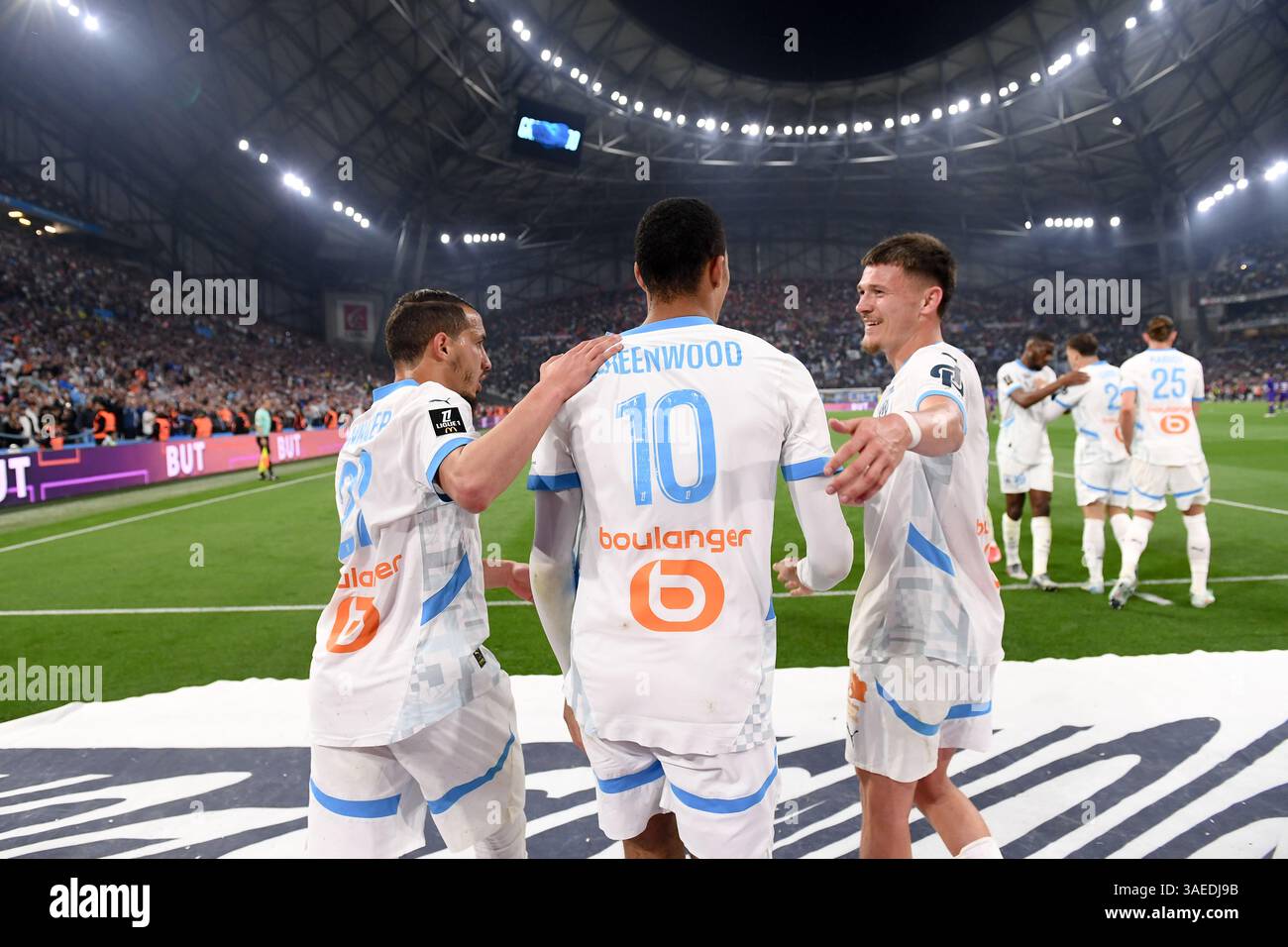 03 Quentin MERLIN (om) - 22 Ismael BENNACER (om) - 10 Mason GREENWOOD ...