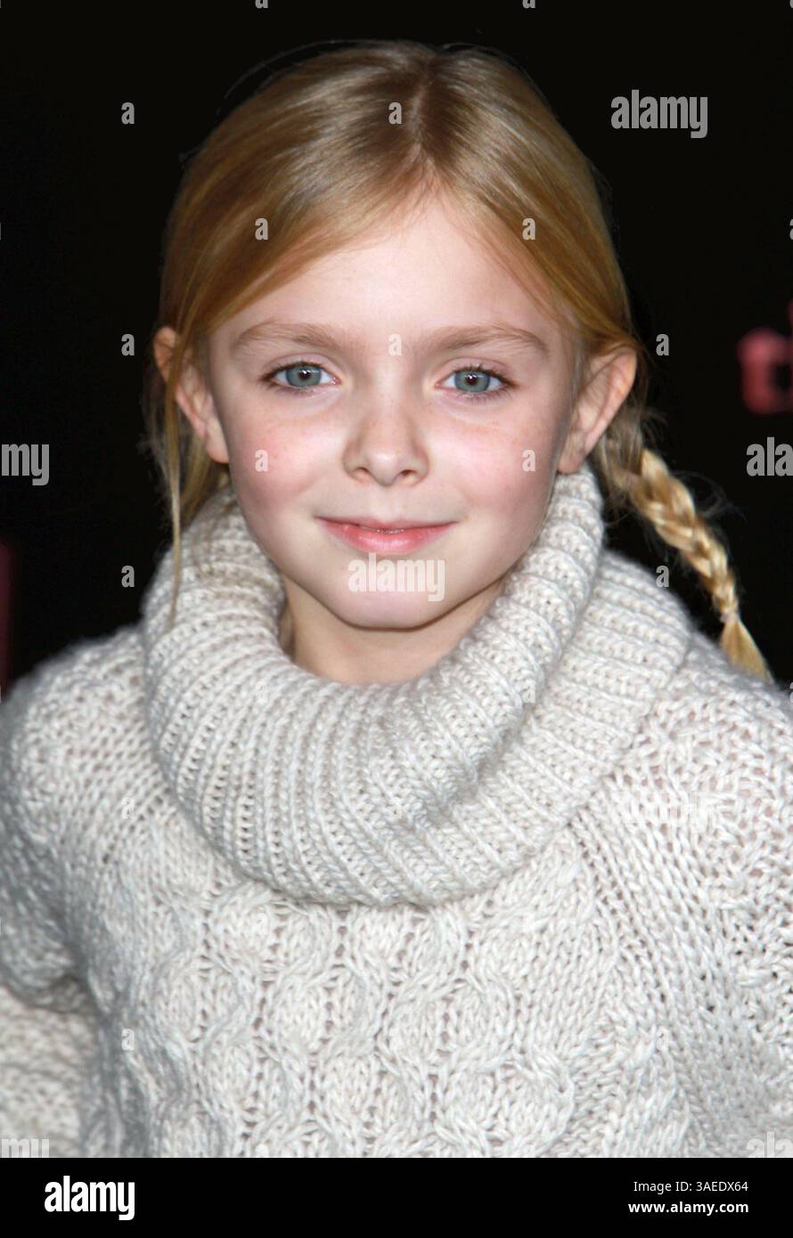 Elsie fisher the twilight saga hi-res stock photography and images - Alamy