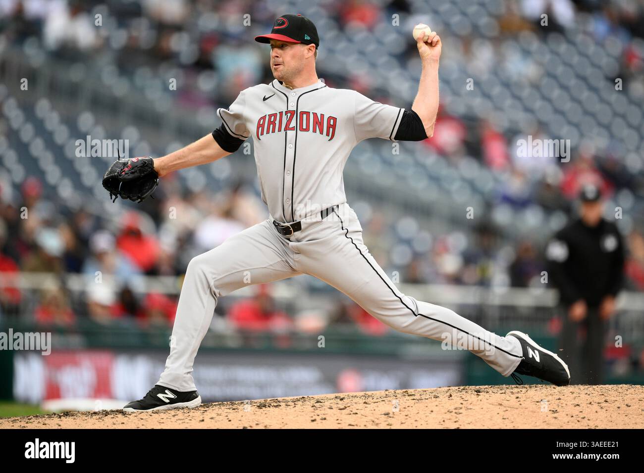 Arizona Diamondbacks relief pitcher Joe Mantiply throws during the ...