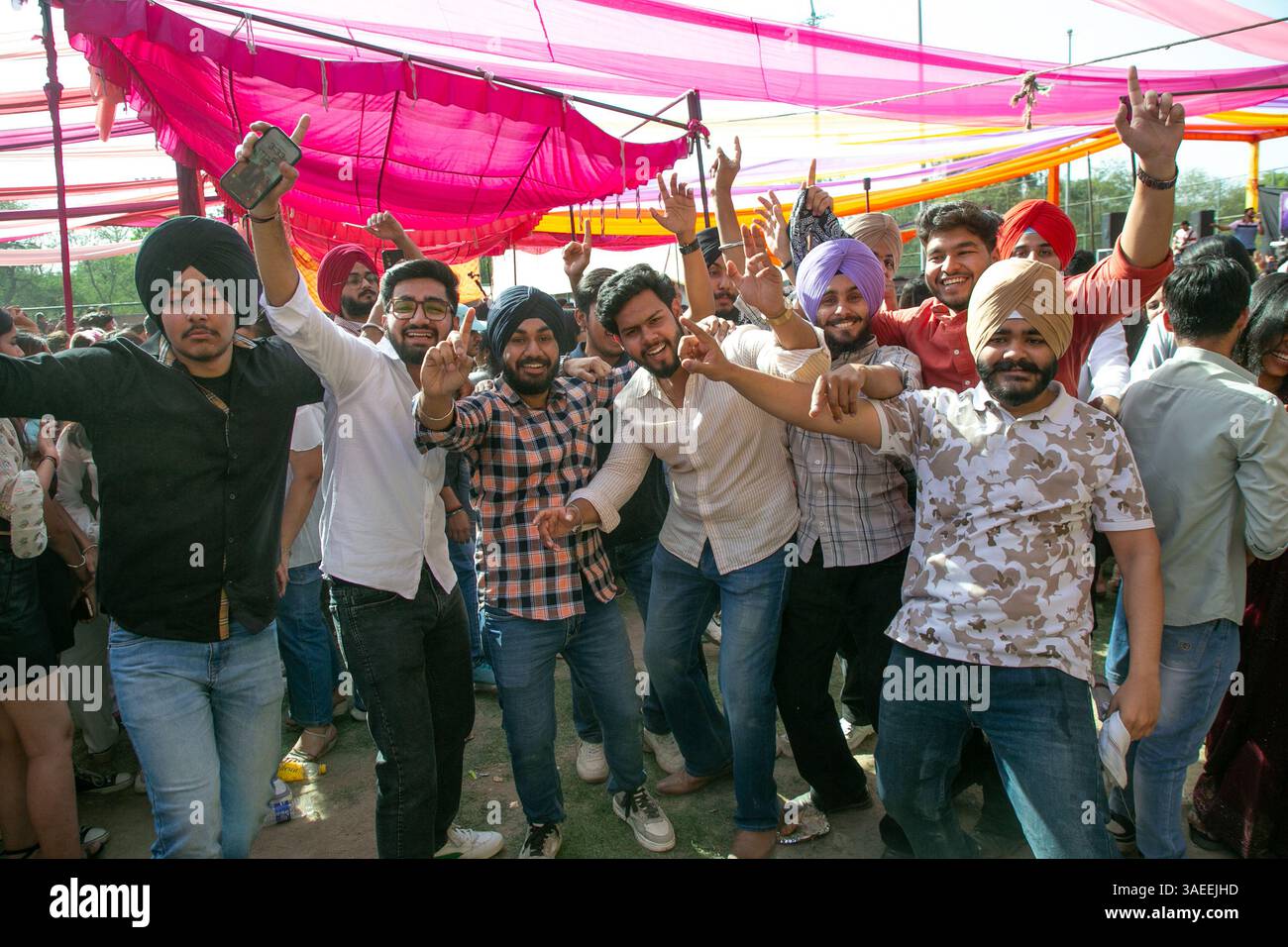 New Delhi, India. 06th Apr, 2025. NEW DELHI, INDIA - MARCH 28: Crowds ...
