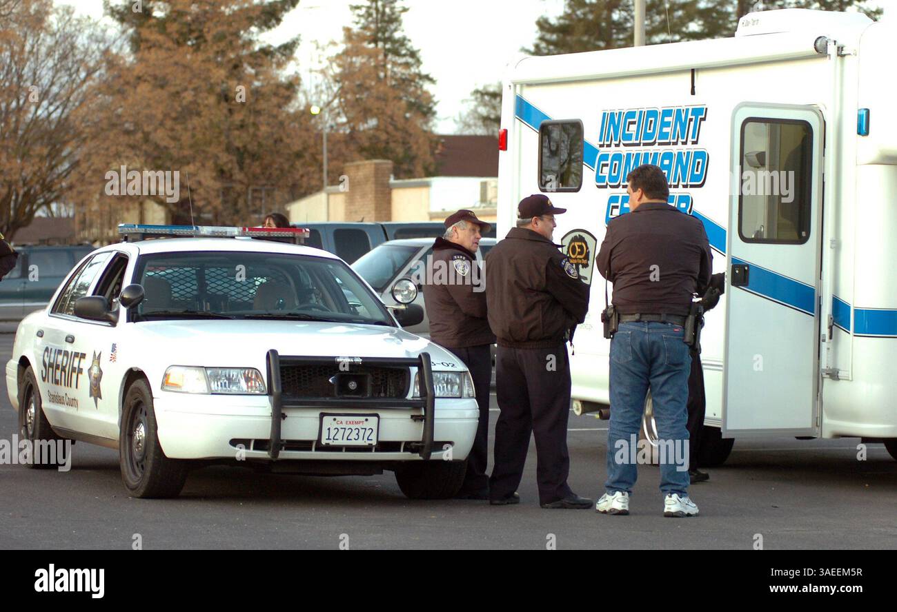 Incident command shooting hi-res stock photography and images - Alamy