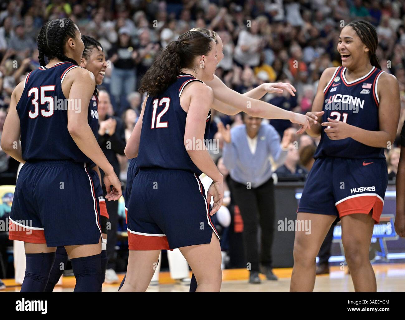 Tampa, United States. 06th Apr, 2025. UConn forward Sarah Strong (21 ...