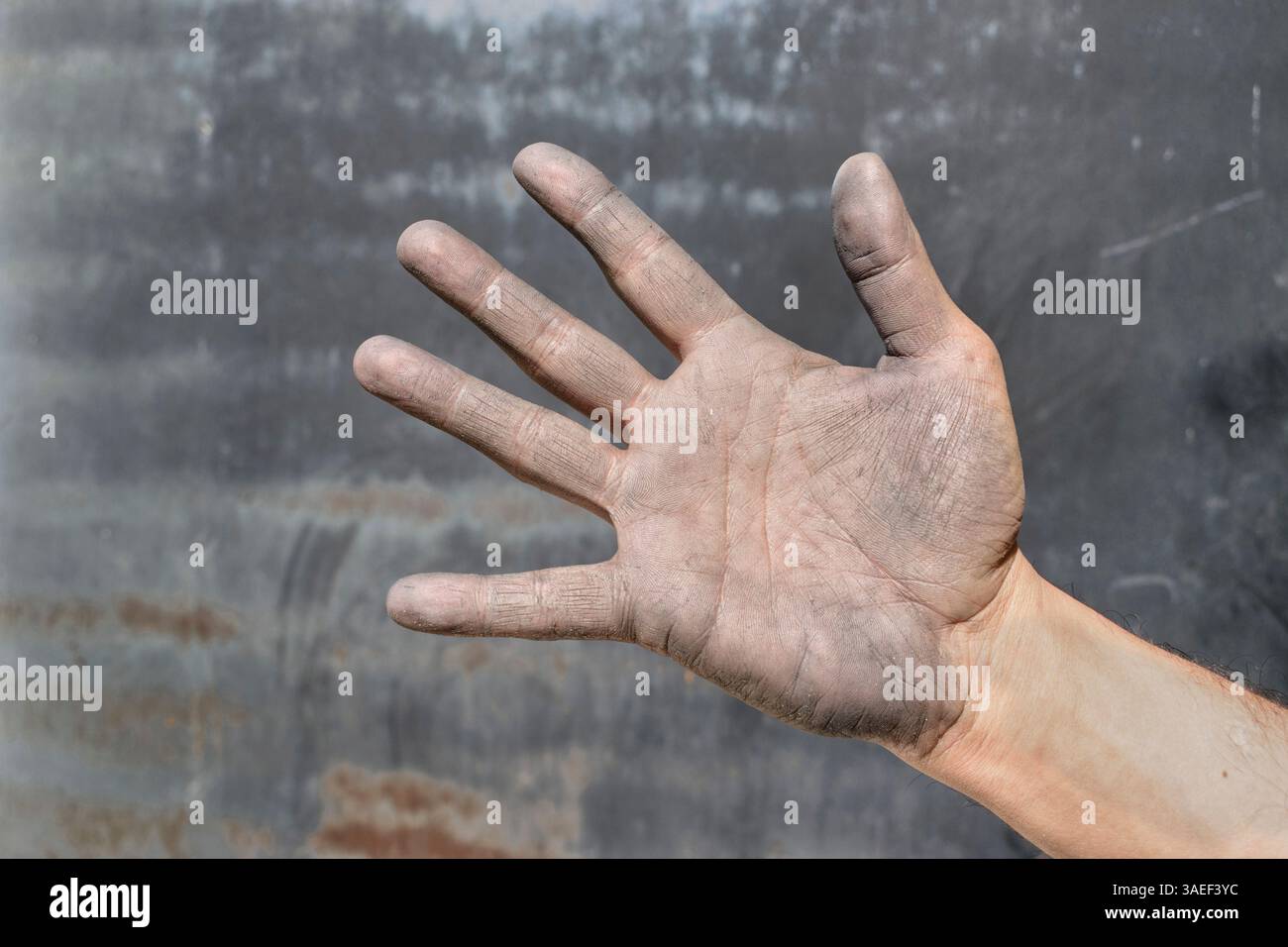 Hands dirty hi-res stock photography and images - Alamy