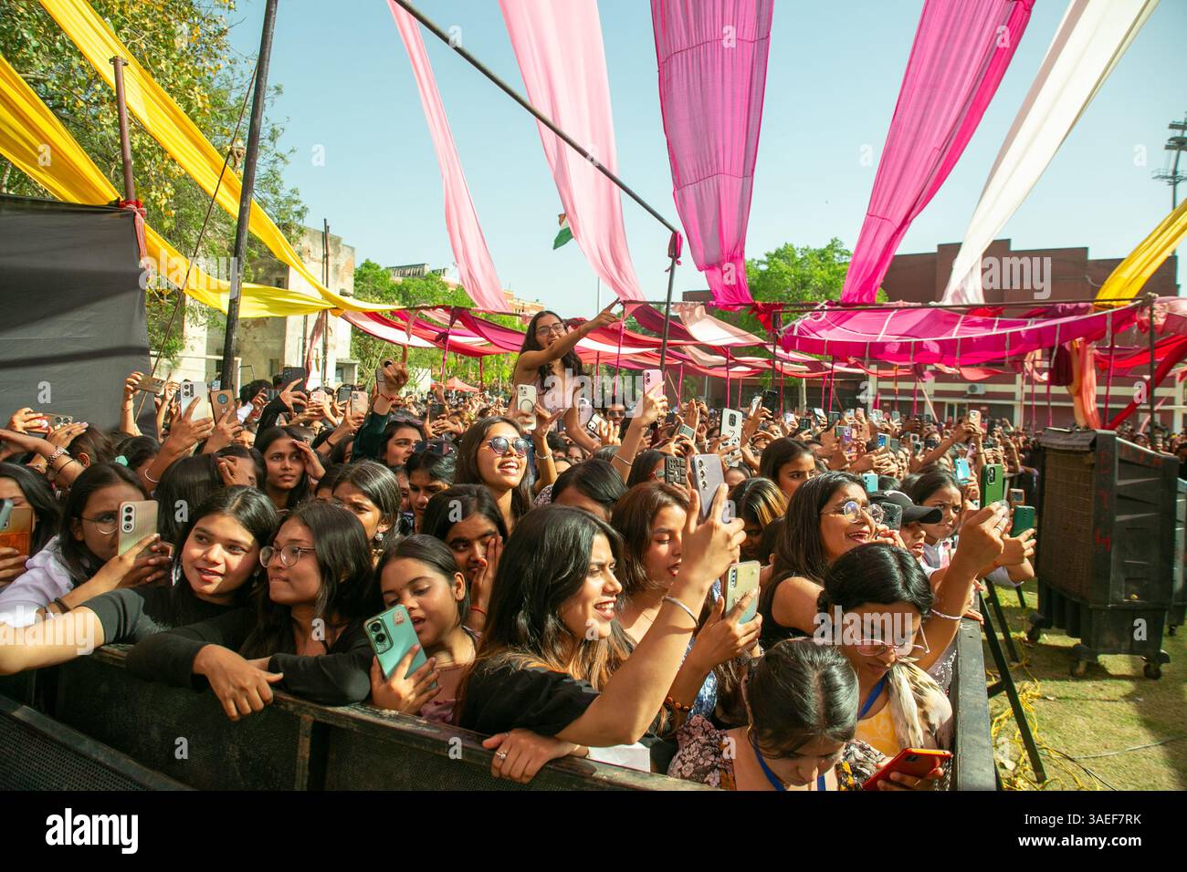 New Delhi, India. 06th Apr, 2025. NEW DELHI, INDIA - MARCH 28: Crowds ...