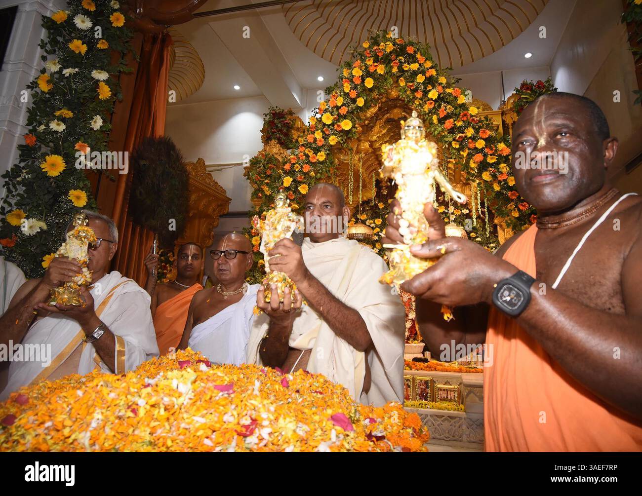 PATNA, INDIA - APRIL 6: Saints worshiping lord Ram, Laxman & Sita at ...