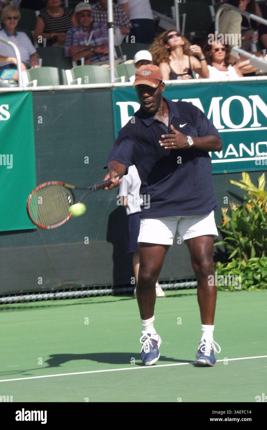 James mcdaniel nypd blue hi-res stock photography and images - Alamy