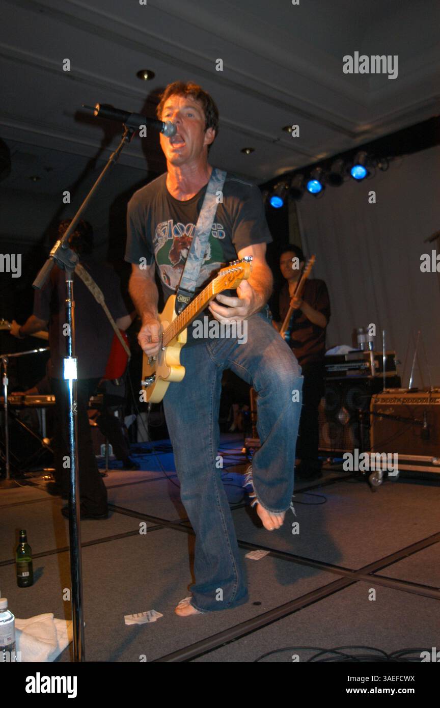 Jun 05, 2004; Austin, TX, USA; DENNIS QUAID jams with his band 'The ...