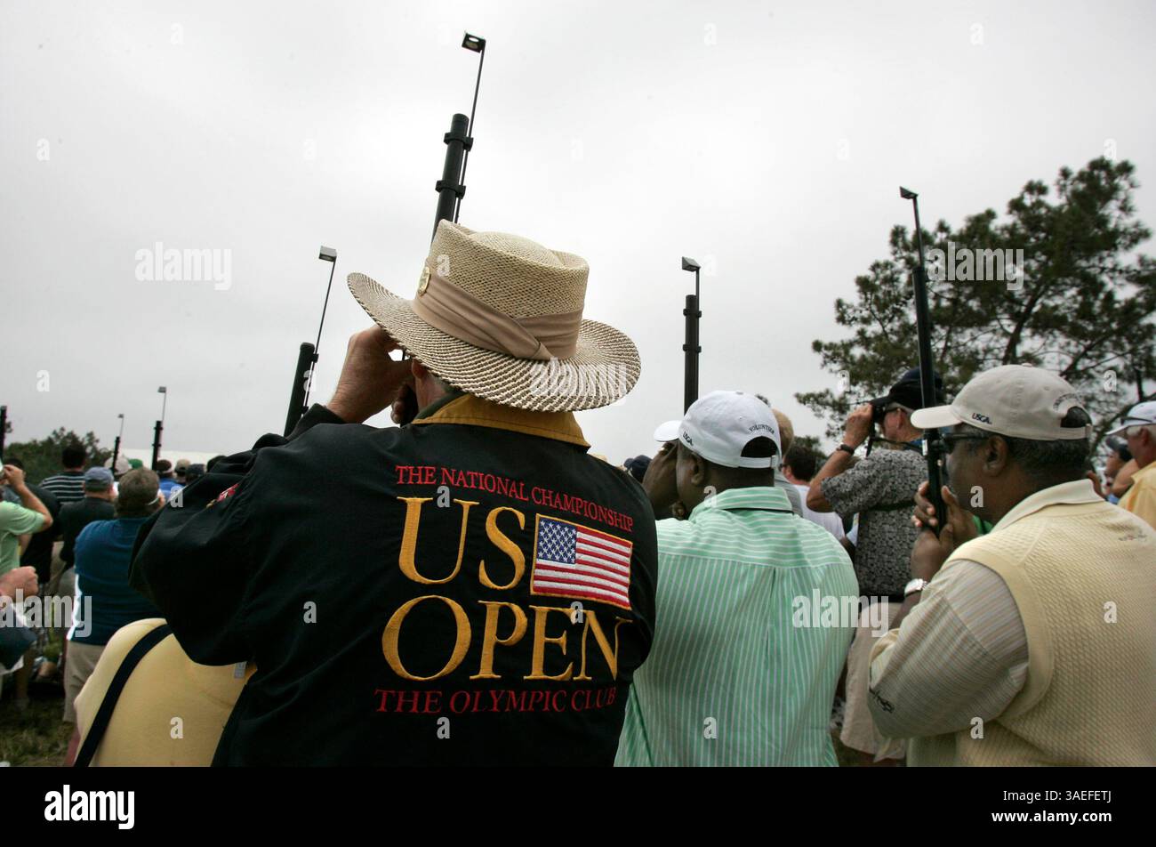 Periscopes hi-res stock photography and images - Alamy