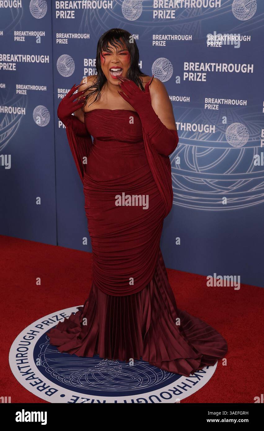 Lizzo attends the 11th Breakthrough Prize Ceremony at Barker Hangar on ...