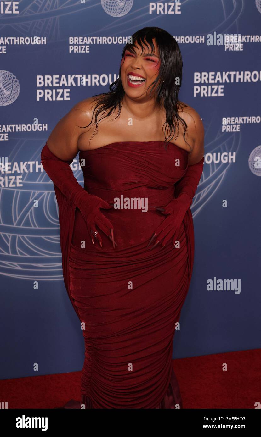 Lizzo attends the 11th Breakthrough Prize Ceremony at Barker Hangar on ...