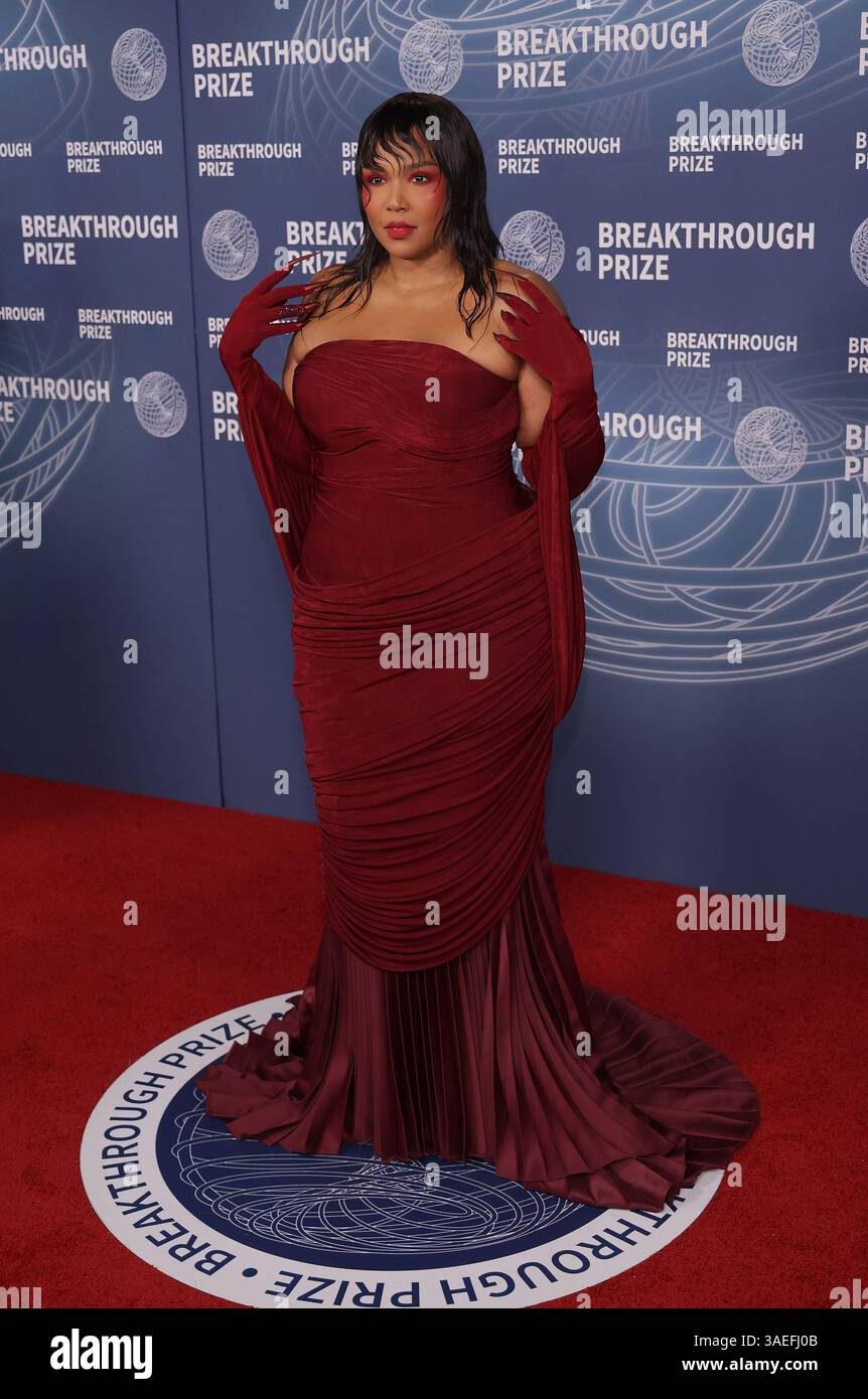 Lizzo attends the 11th Breakthrough Prize Ceremony at Barker Hangar on ...