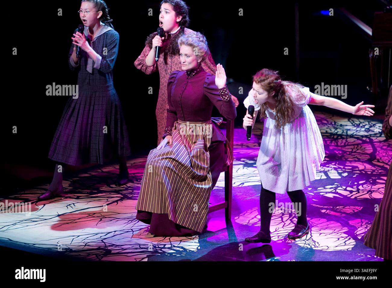 Angela reed hi-res stock photography and images - Alamy