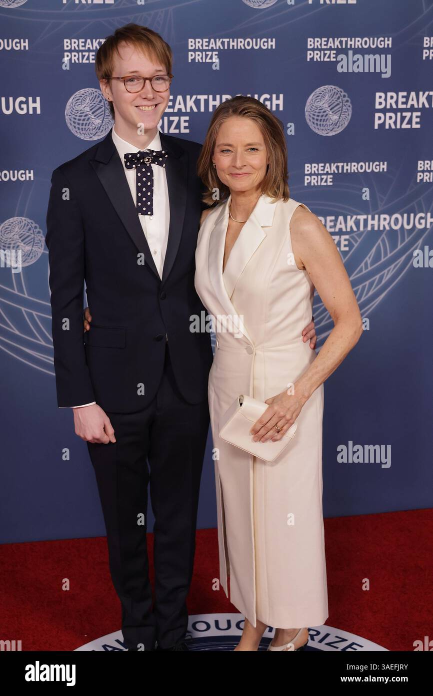 Santa Monica, USA. 06th Apr, 2025. Kit Bernard Foster, Jodie Foster ...