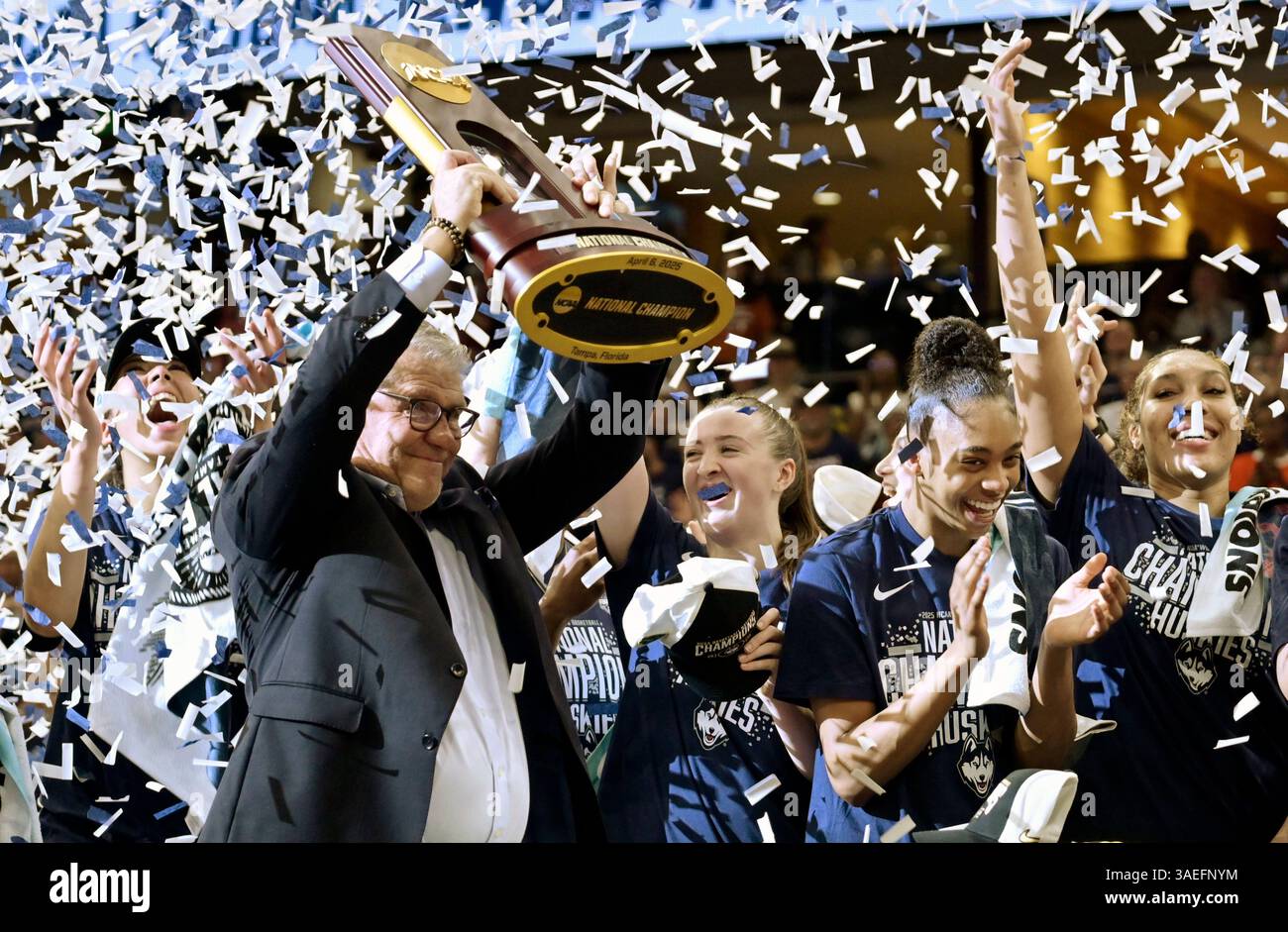Uconn huskies women's basketball hi-res stock photography and images ...