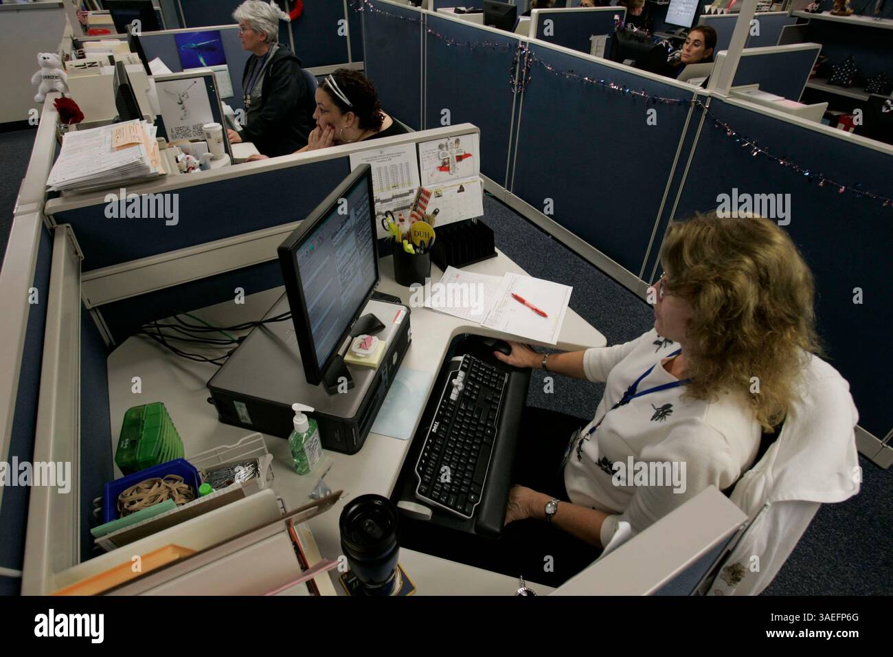 Counting signatures hi-res stock photography and images - Alamy