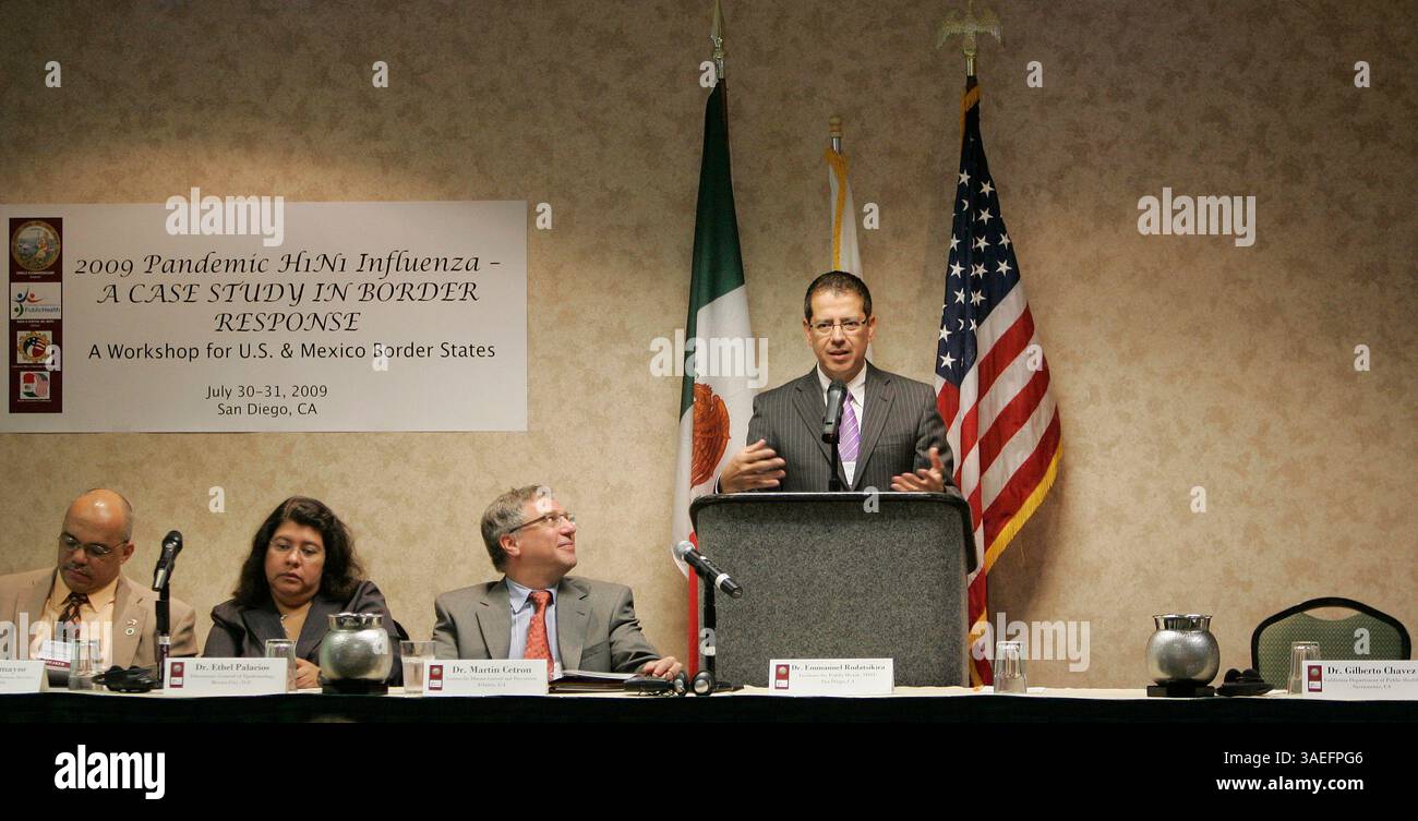 July 30th, 2009, San Diego, California, USA. DR. GILBERTO CHAVEZ, top ...