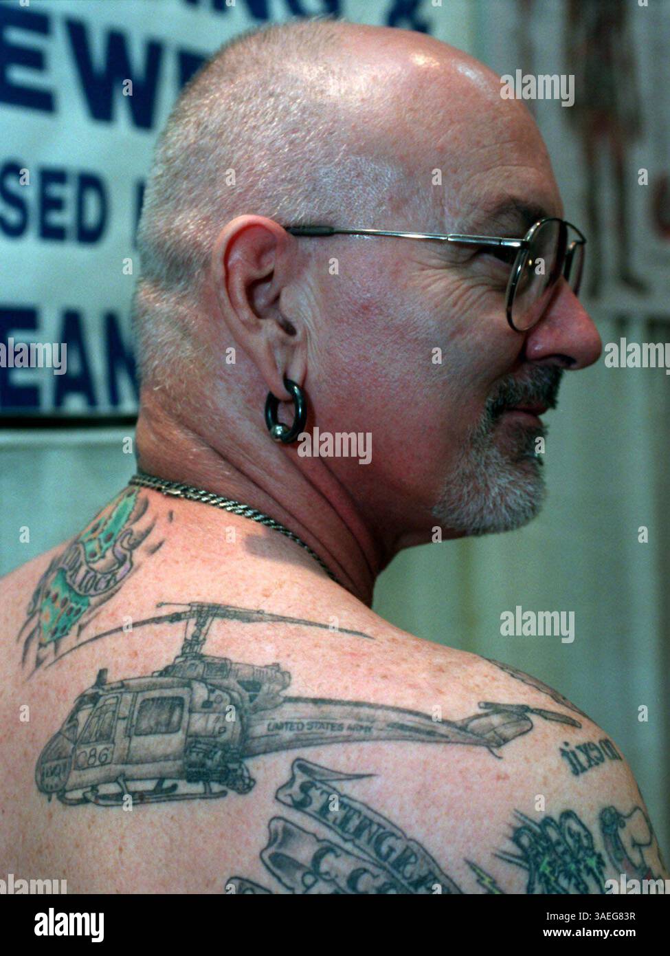 TP 33094 - - DELIVER TO: tampa desk - - 8/31/96 - - tampa - - CAPTION ...