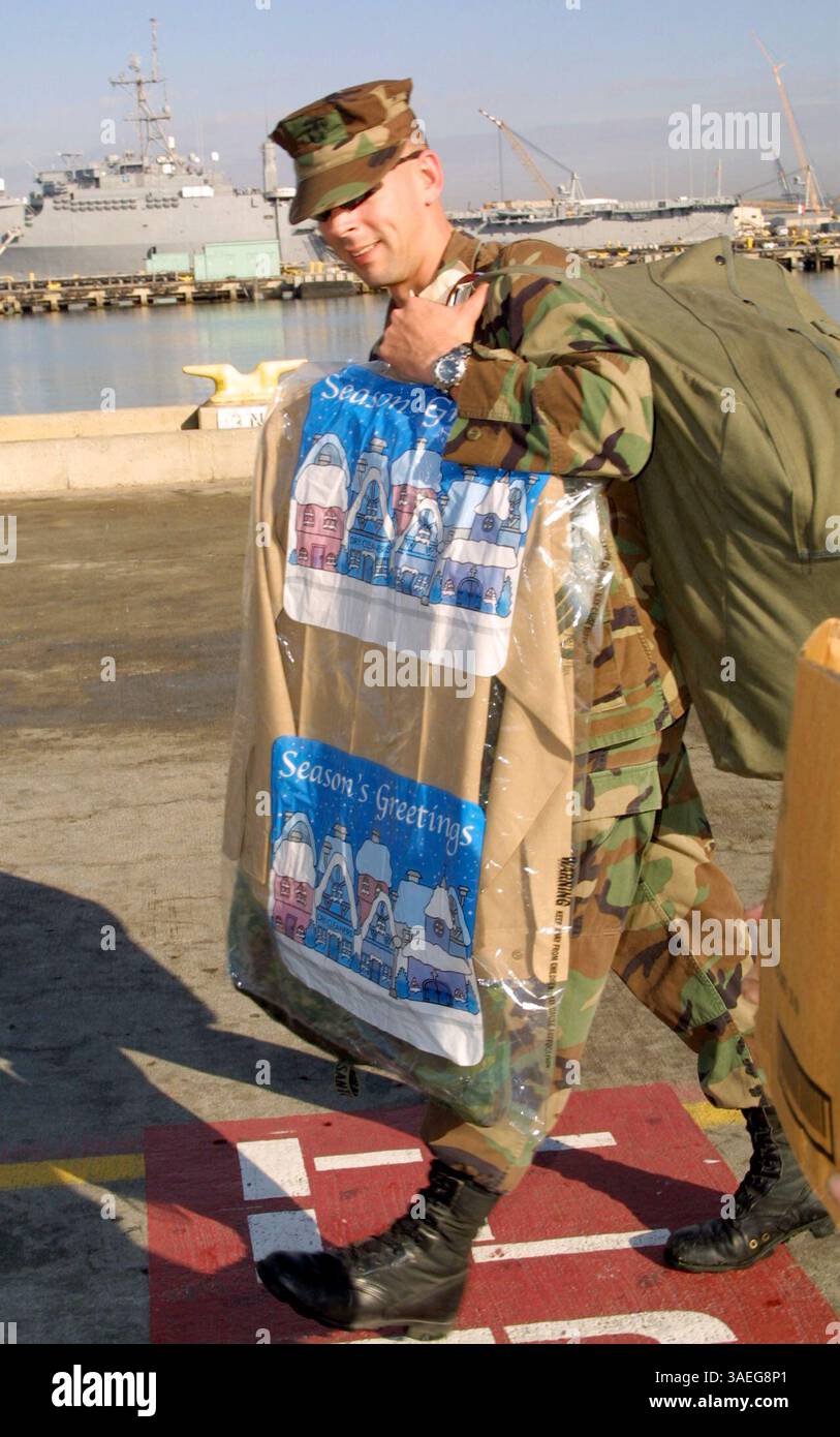 Nov 30, 2001; San Diego, CA, USA; L. Cpl BILLY TREGLE of the 13th ...
