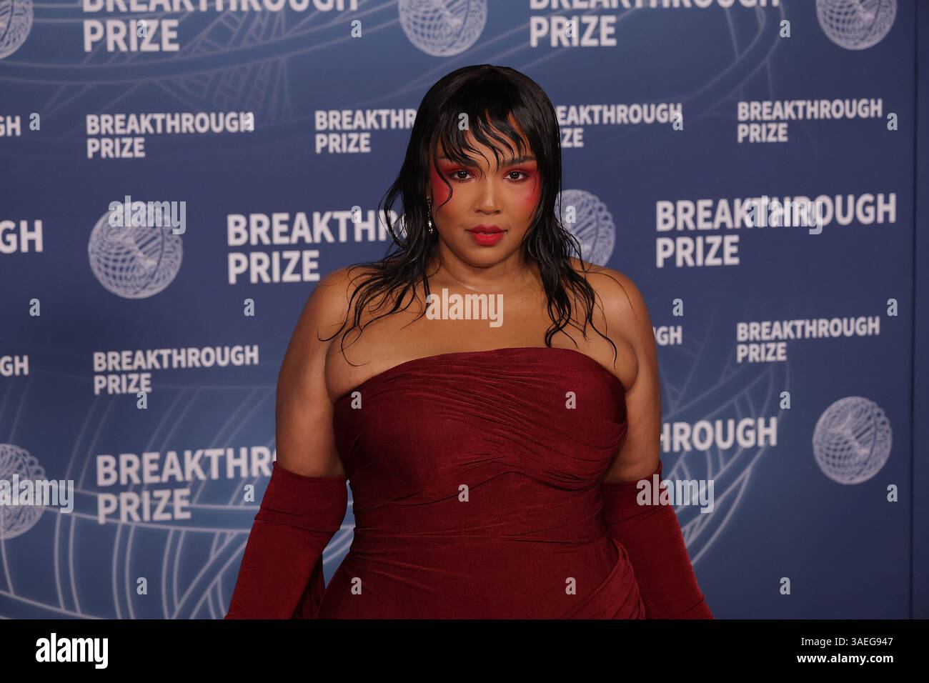 Lizzo attends the 11th Breakthrough Prize Ceremony at Barker Hangar on ...