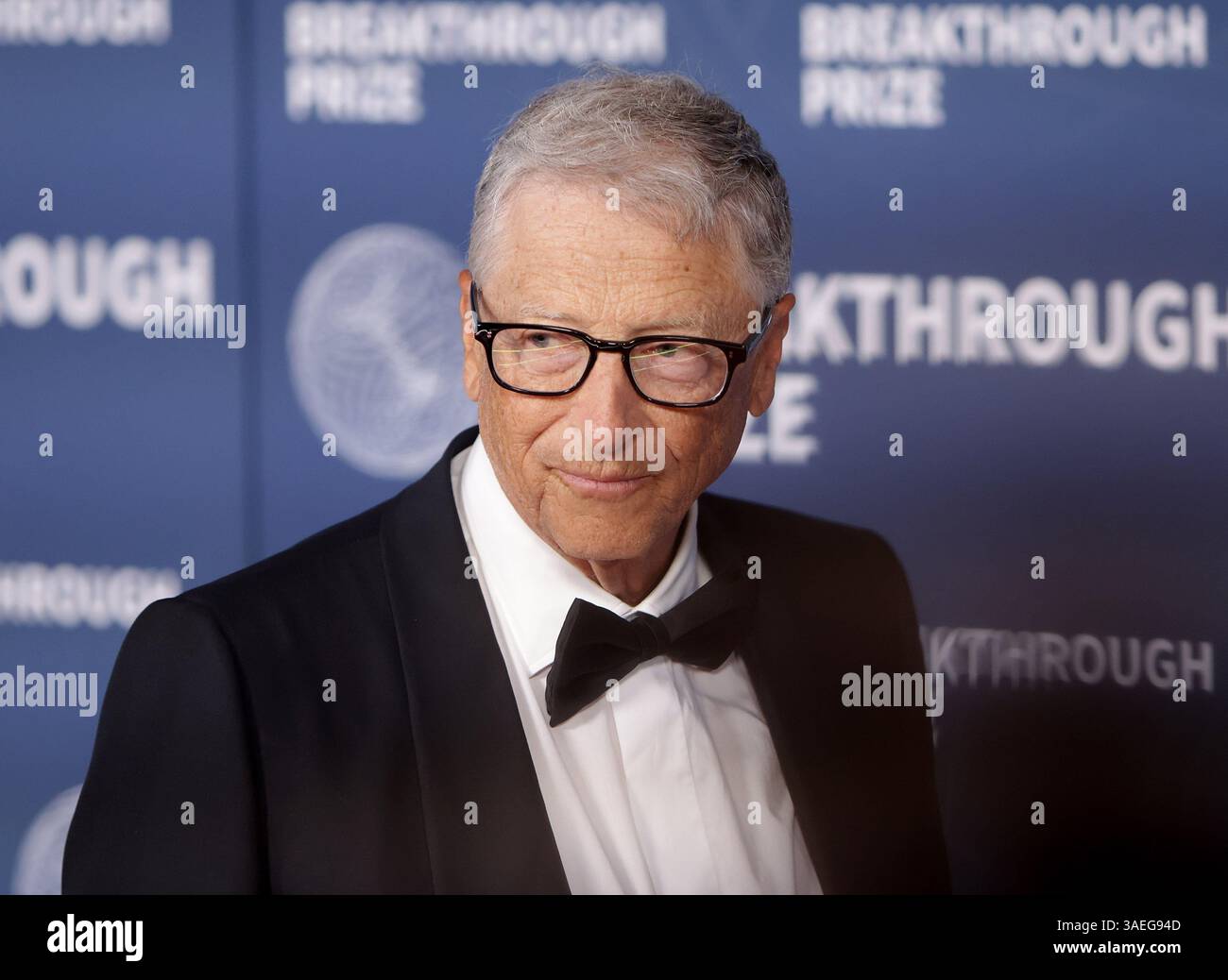 Bill Gates attends the 11th Breakthrough Prize Ceremony at Barker ...
