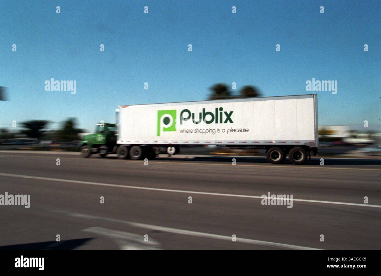 SP 41893 - - DELIVER TO: WIRE DESK - - 1/23/97 - - LAKELAND, PASADENA ...