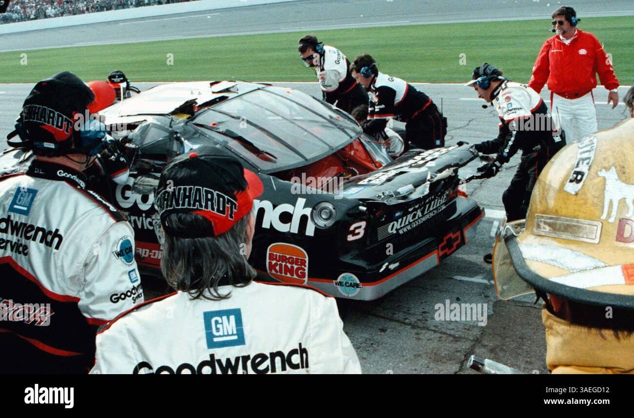 SP 444DAYT - - DELIVER TO: Sports - - 2/16/97 - - Daytona - - STORY ...