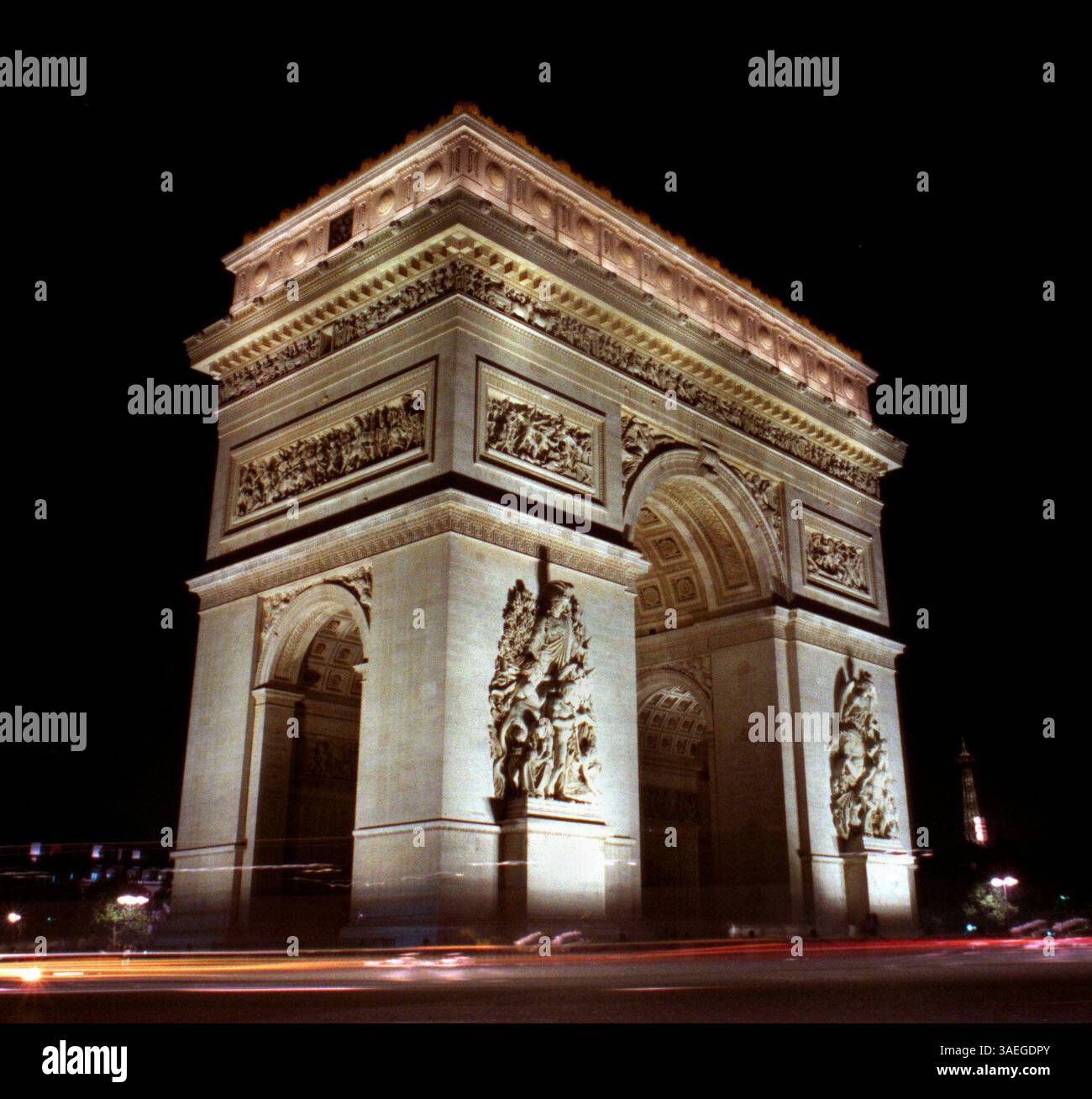 TP 44045 - - DELIVER TO: Travel - - - - Paris - - CAPTION INFO: #1 Arc ...
