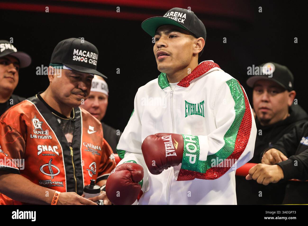 Las Vegas, NV, USA. 5th Apr, 2025. Featherweight Albert Gonzalez in the ...