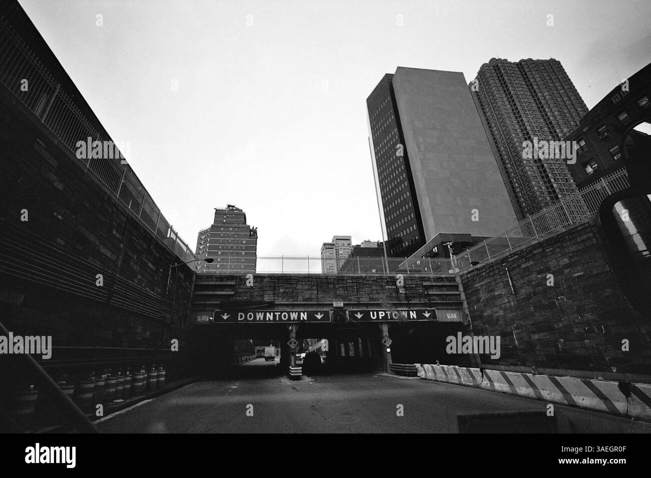 AJAXNETPHOTO. OCT, 2000. MANHATTAN, NEW YORK CITY, NYC, USA. - TUNNEL ...