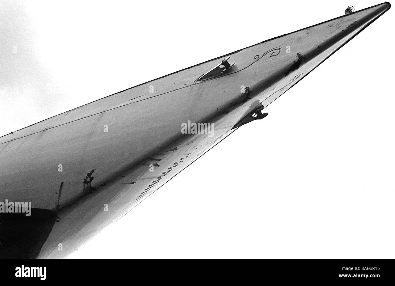 AJAXNETPHOTO. 1974. SOUTHAMPTON, ENGLAND. - J-CLASS ARRIVES - THE BOW ...