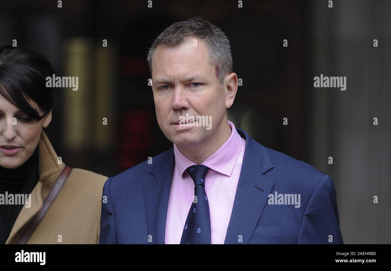 Former mirror editor piers hi-res stock photography and images - Alamy