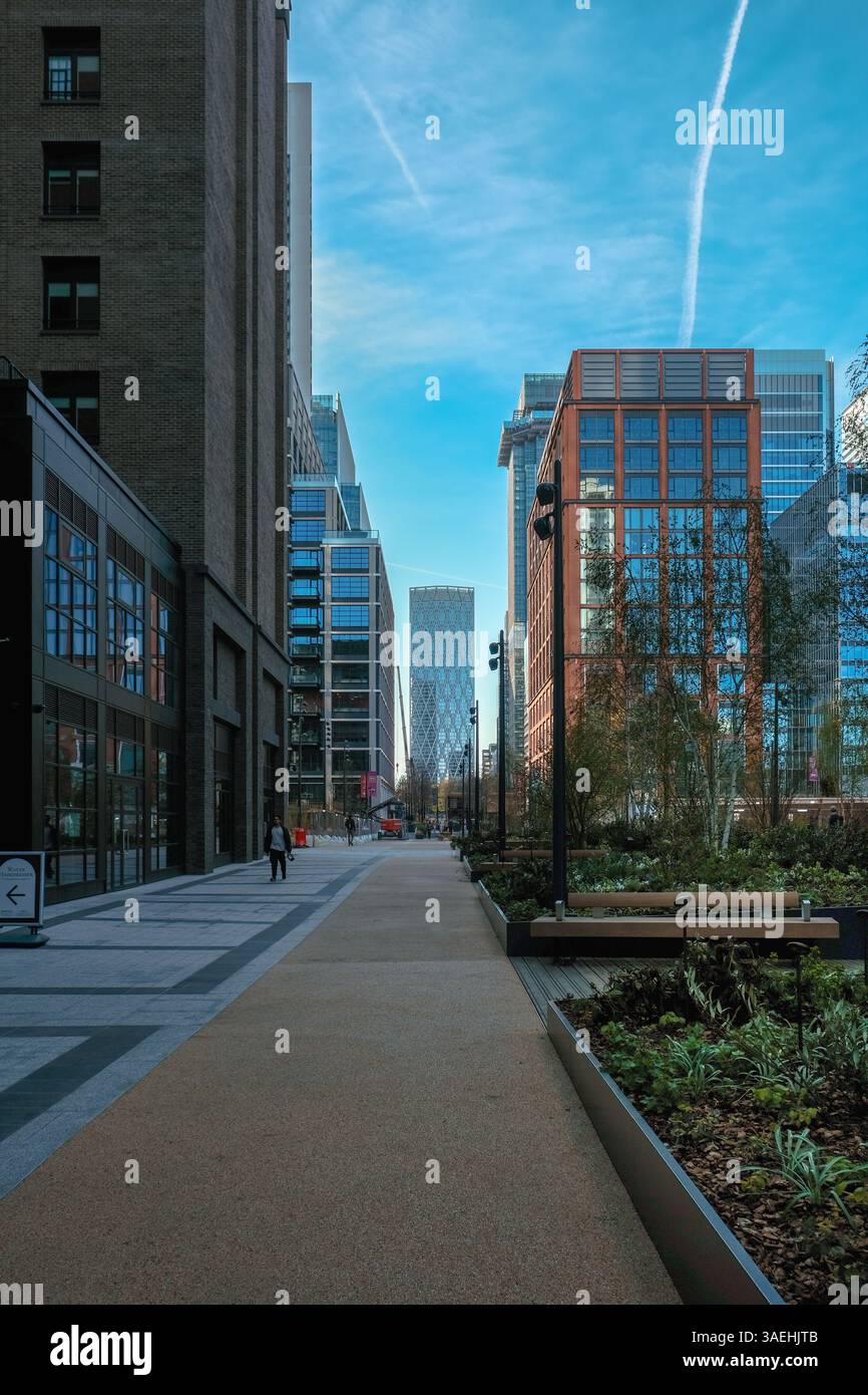Harbord square canary wharf hi-res stock photography and images - Alamy