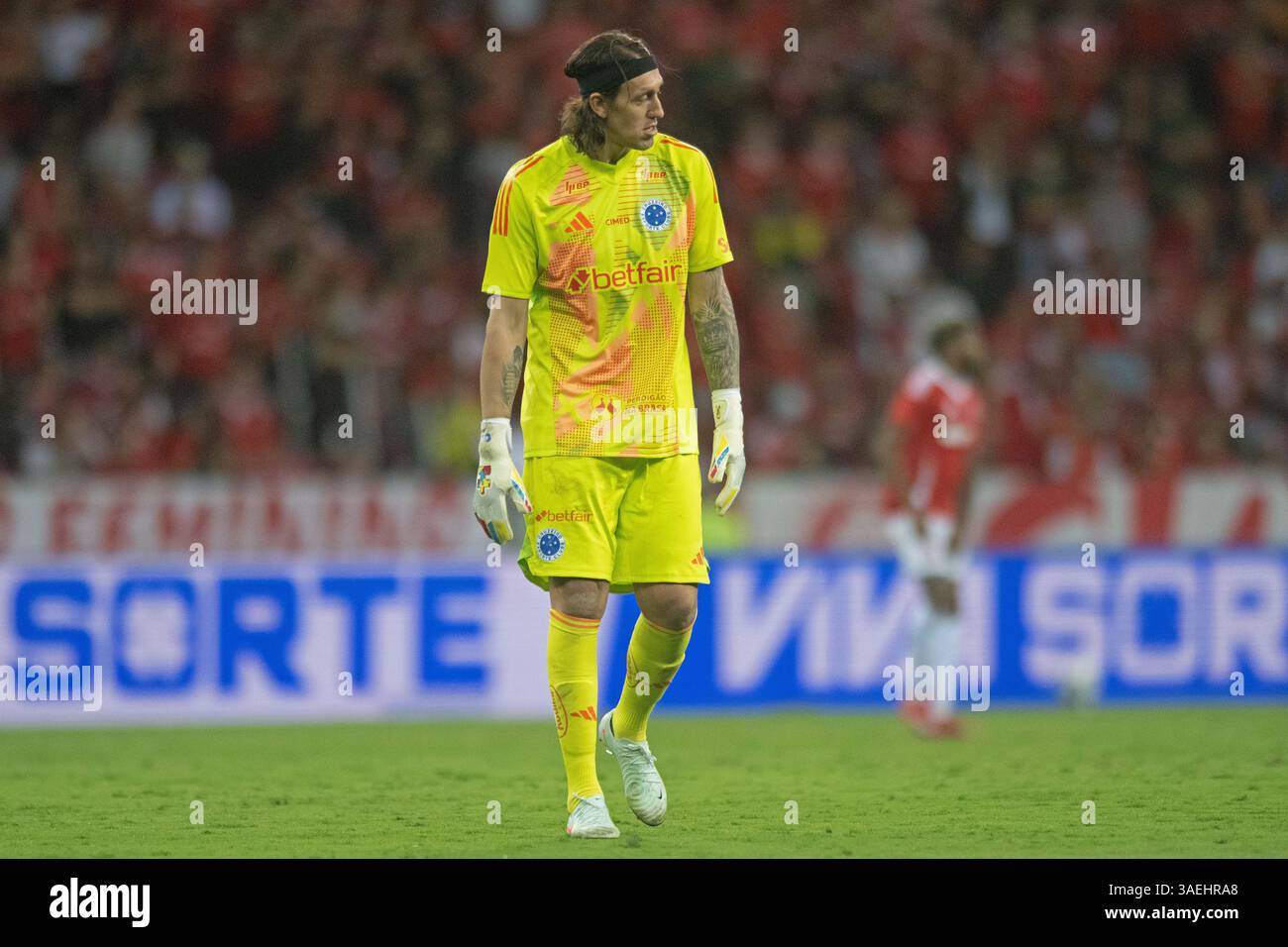 Porto Alegre, Brazil. 06th Apr, 2025. Goalkeeper Cassio of Cruzeiro ...