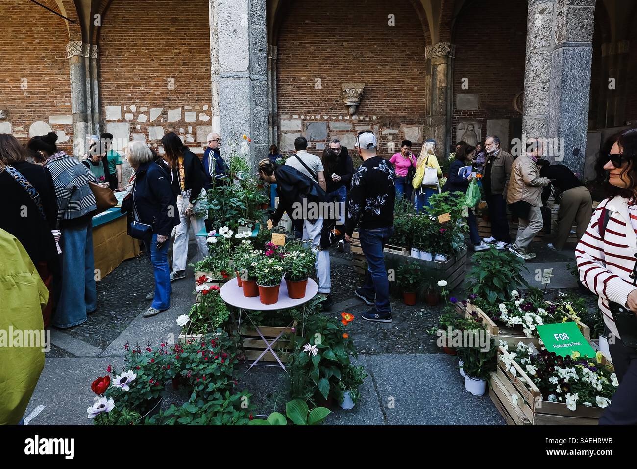 Milan, Italy. 07th Apr, 2025. Milan, The Flora et Decora spring market ...