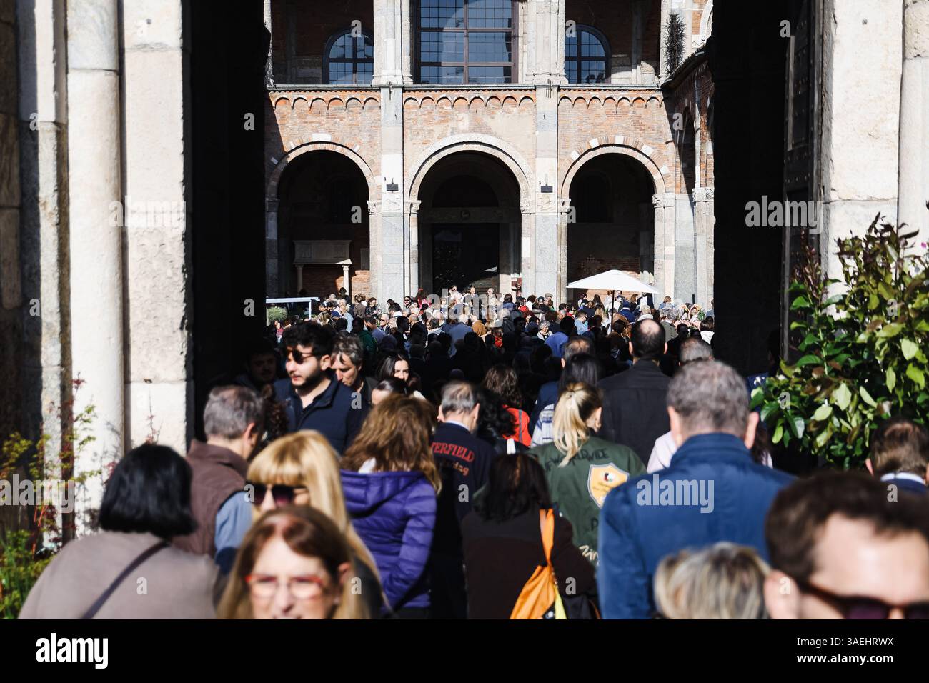 Milan, Italy. 07th Apr, 2025. Milan, The Flora et Decora spring market ...