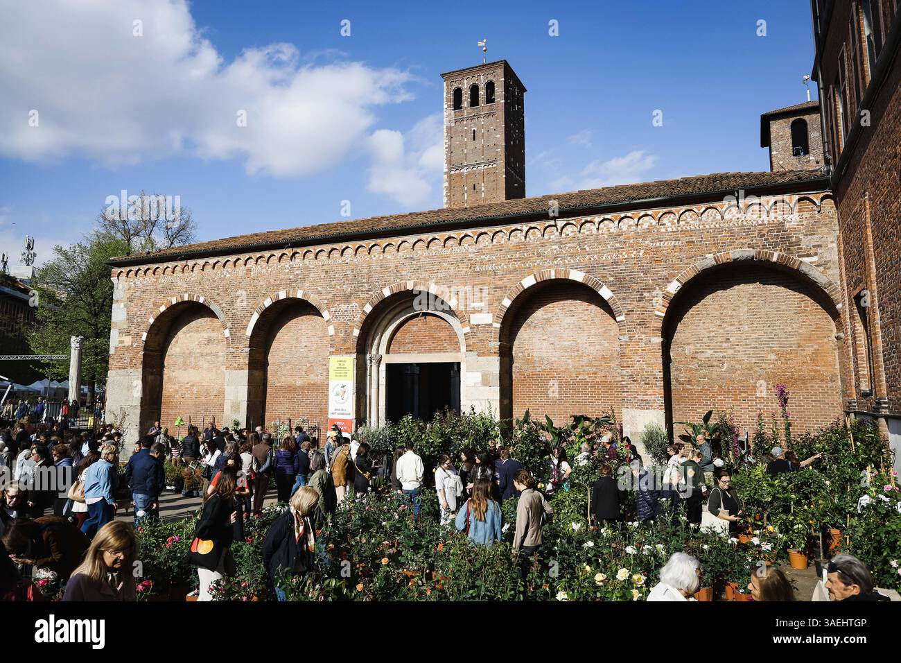 Milan, Italy. 07th Apr, 2025. Milan, The Flora et Decora spring market ...