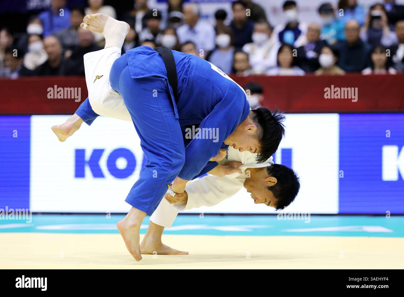 Fukuoka Kokusai Center, Fukuoka, Japan. 5th Apr, 2025. (Top-Bottom) Daisuke Takeuchi, Takanori ...