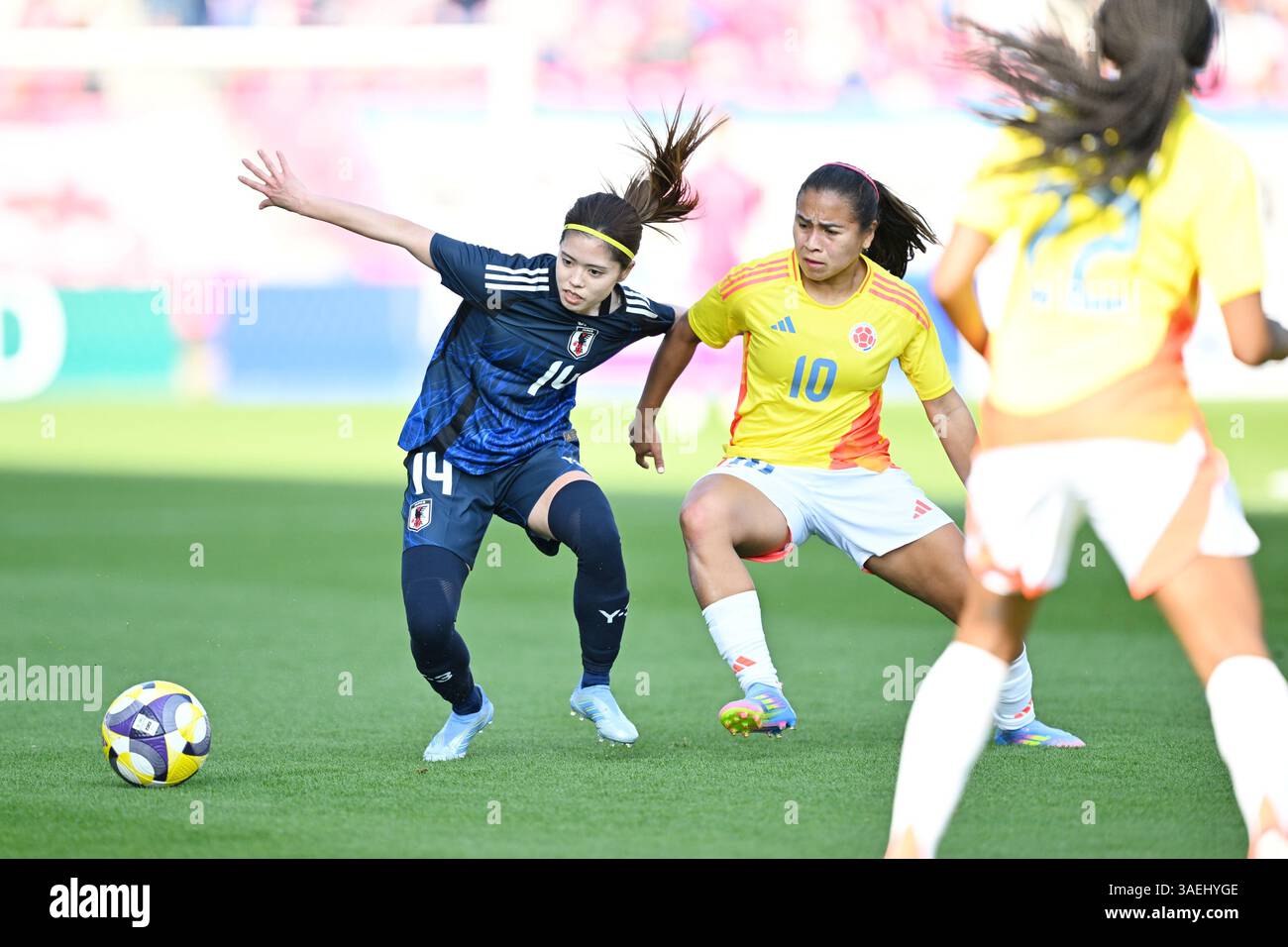 (L-R) Yui Hasegawa (JPN), Leicy Santos (COL), APRIL 6, 2025 - Football ...