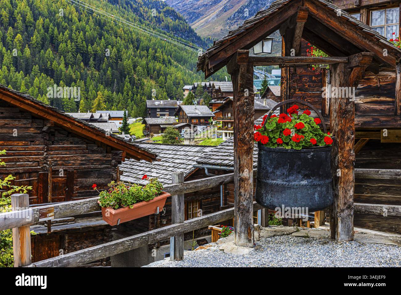 Old copper kettle decorated hi-res stock photography and images - Alamy