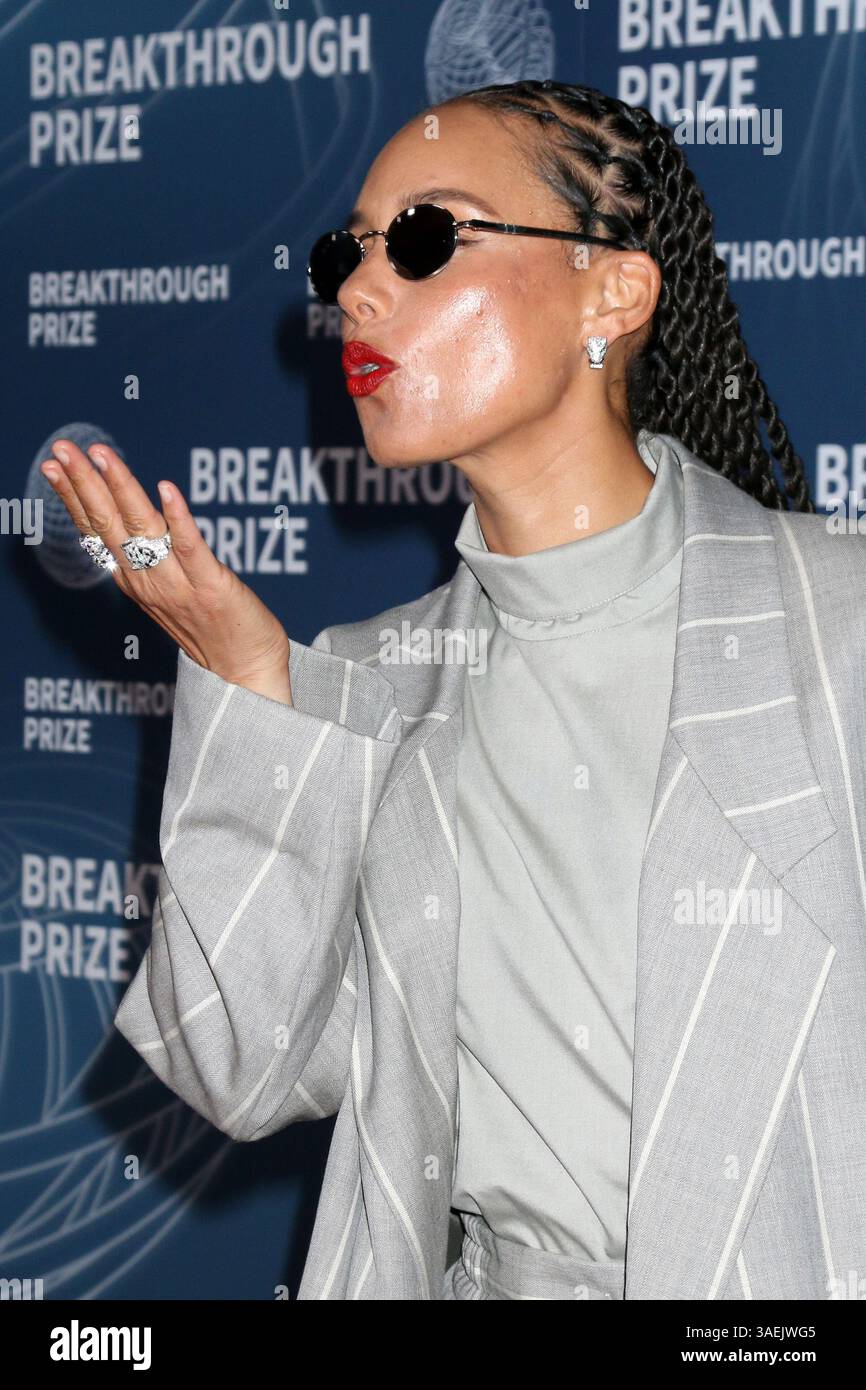 April 6, 2025, Santa Monica, Ca, USA: LOS ANGELES - APR 6: Alicia Keys ...