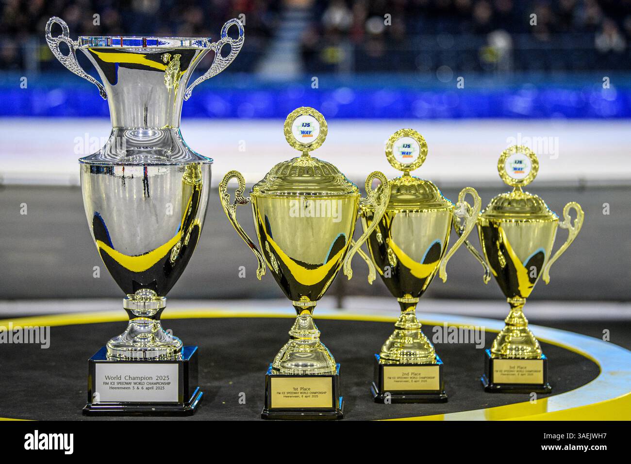 The Trophies for the World Champion (Left) and the the Sunday Top 3 ...