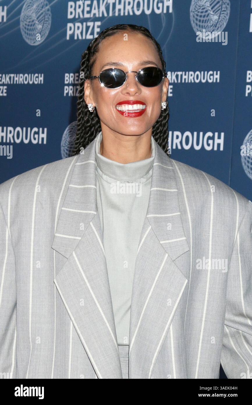 April 6, 2025, Santa Monica, Ca, USA: LOS ANGELES - APR 6: Alicia Keys ...