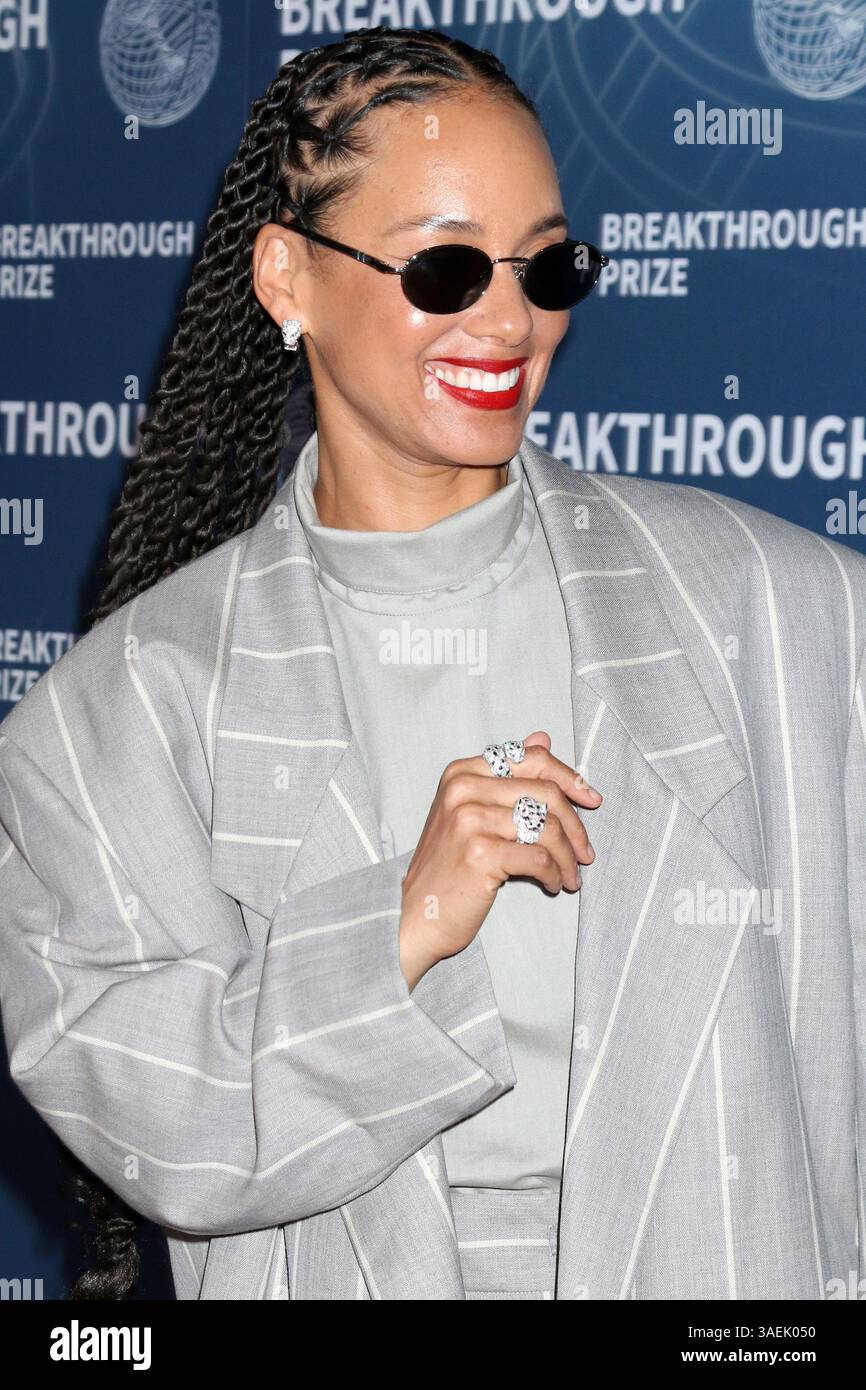 April 6, 2025, Santa Monica, Ca, USA: LOS ANGELES - APR 6: Alicia Keys ...