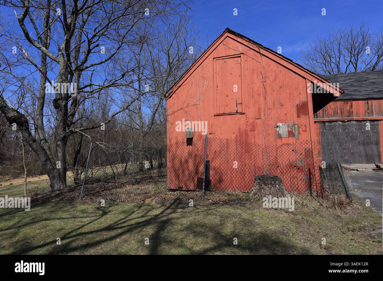 Old red barn Caleb Smith State Park Long Island NY Stock Photo - Alamy