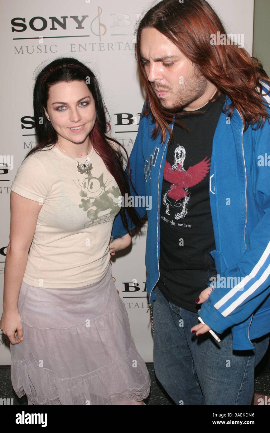 Amy lee 2005 hi-res stock photography and images - Alamy