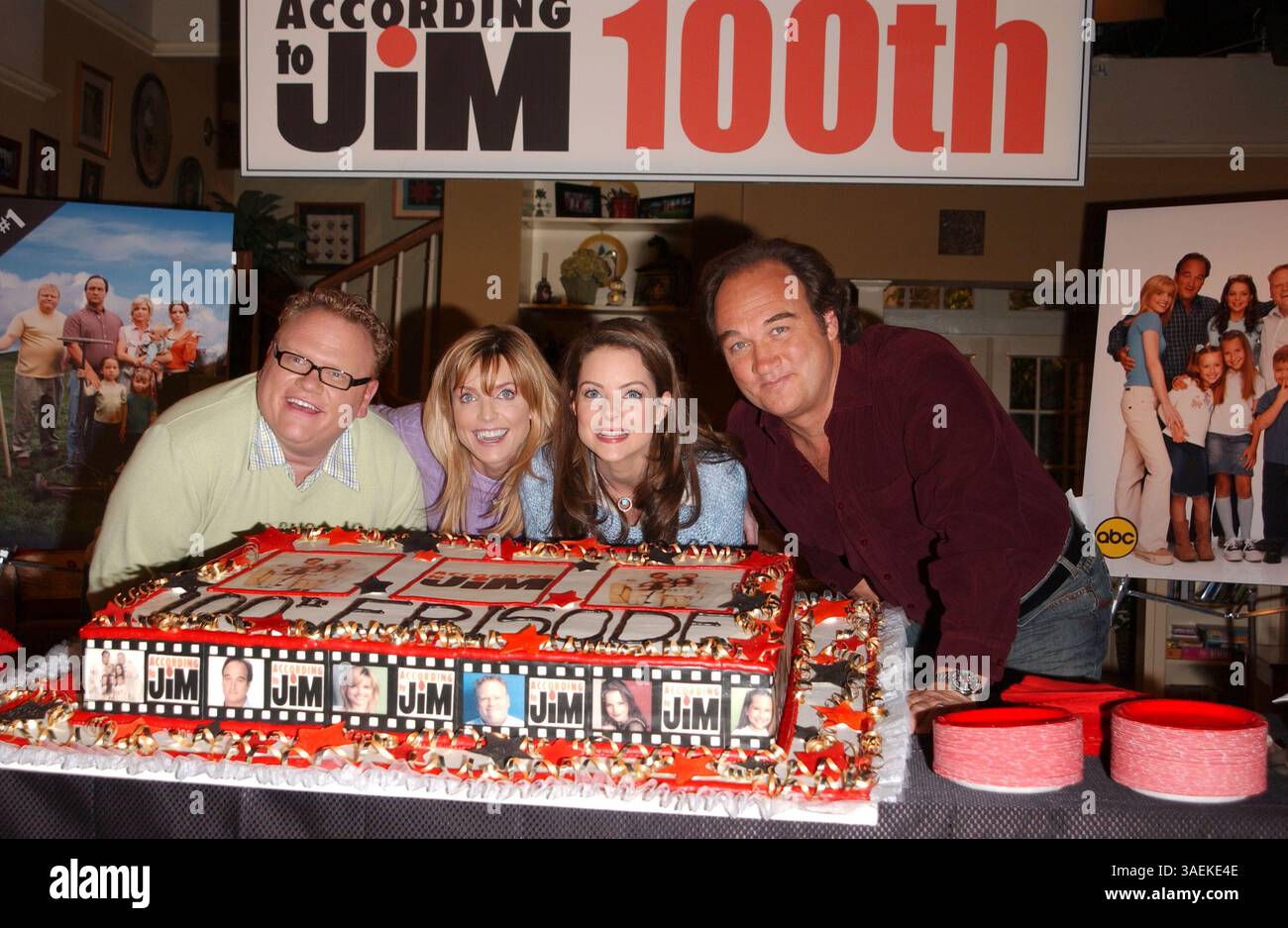 Feb 24, 2005; Los Angeles, CA, USA; The Cast of 'According To Jim ...