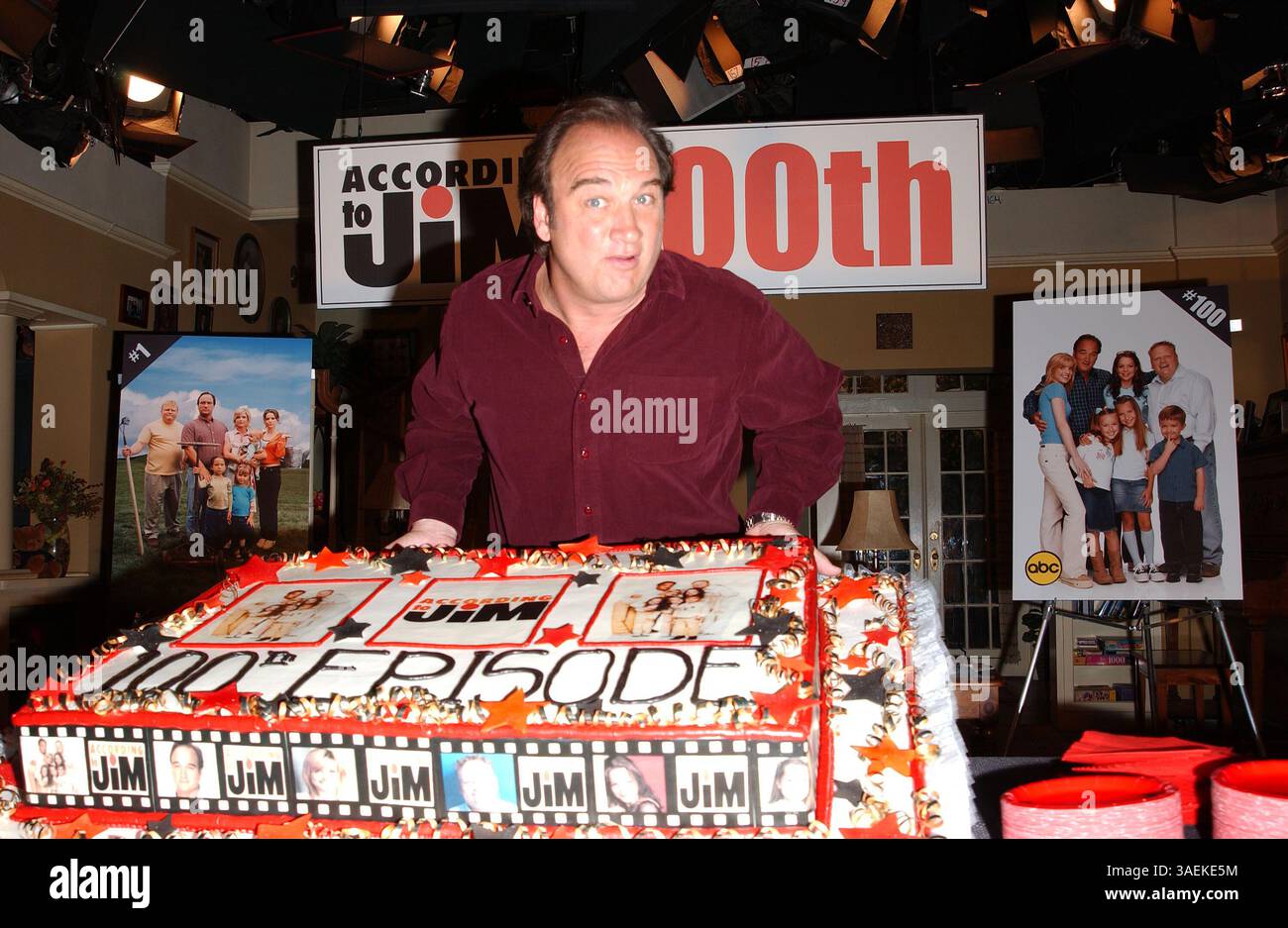 Feb 24, 2005; Los Angeles, CA, USA; The Cast of 'According To Jim ...