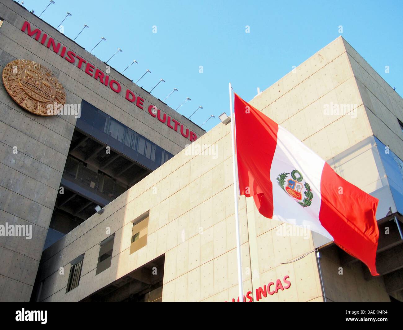 Lima, Peru. 06th Apr, 2025. Peruvian flag waving in front of the facade ...