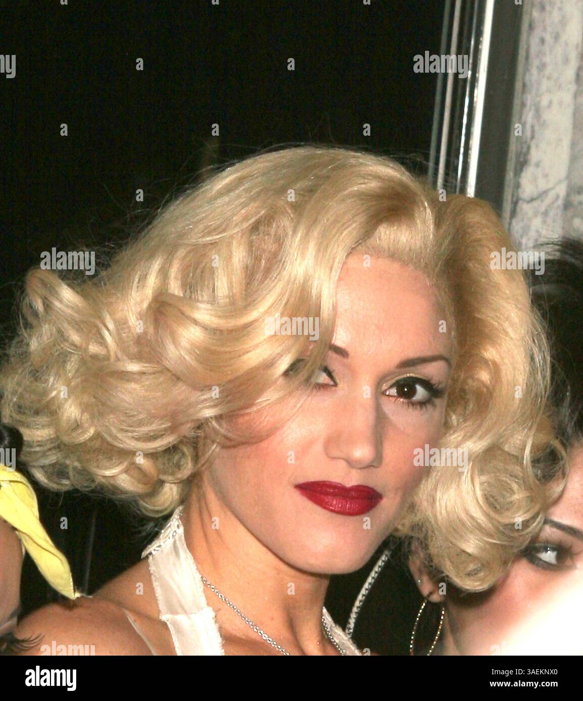 Oct 21, 2005; Los Angeles, CA, USA; Singer GWEN STEFANI Previews ...