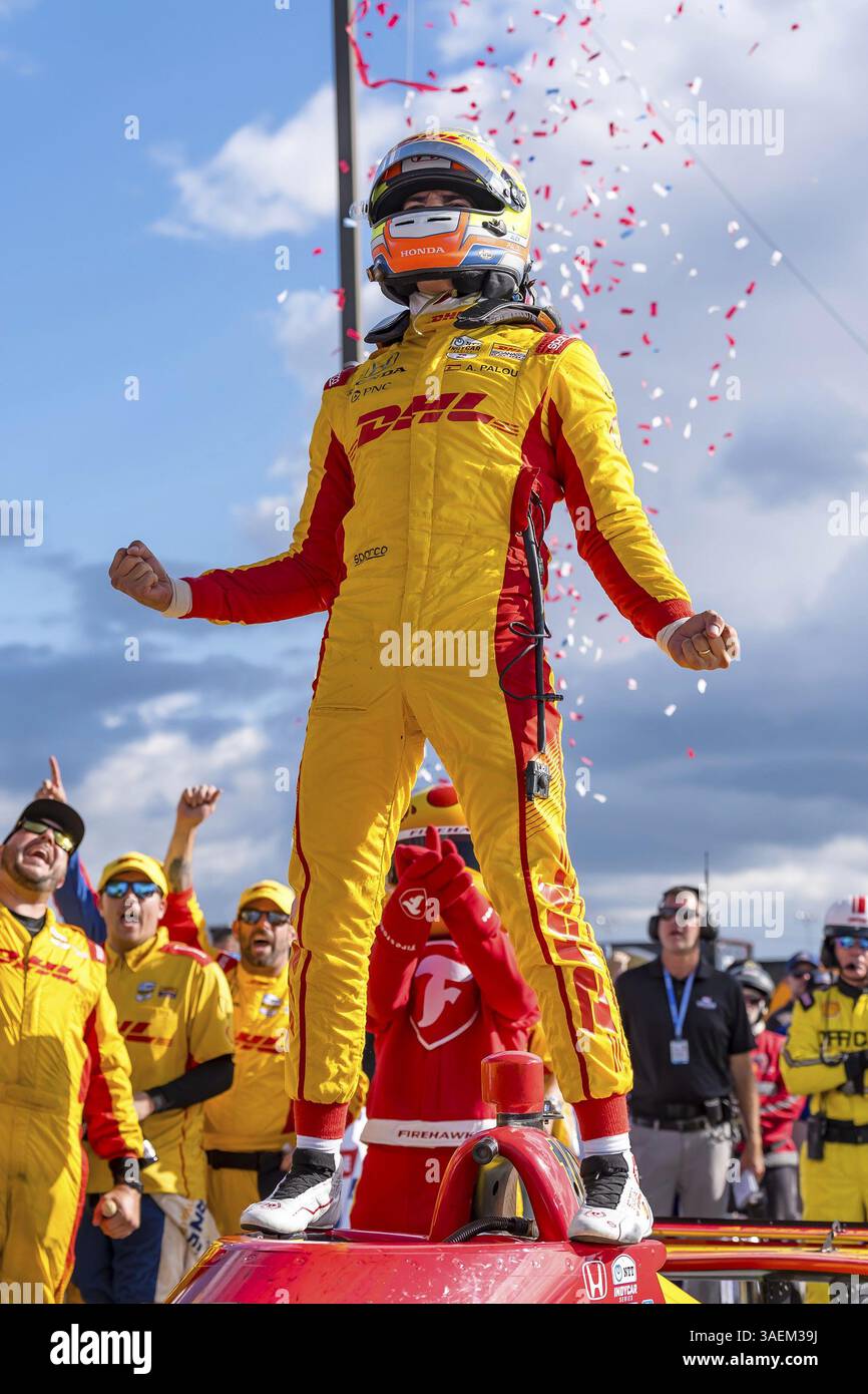 ALEX PALOU (10) (ESP) of Barcelona, Spain pulls into Victory Lane after ...